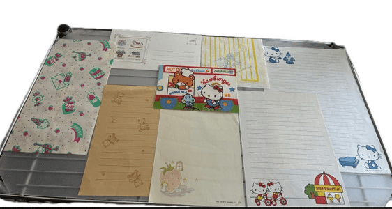 Sanrio character letter sets and memo pads (bundle sale): Hello Kitty ...